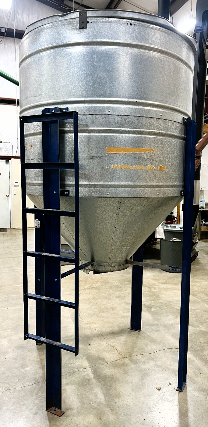 Behlen 2280 LB Capacity Green Bean Silo w/ Legs - 1998(ish) - Good Con ...