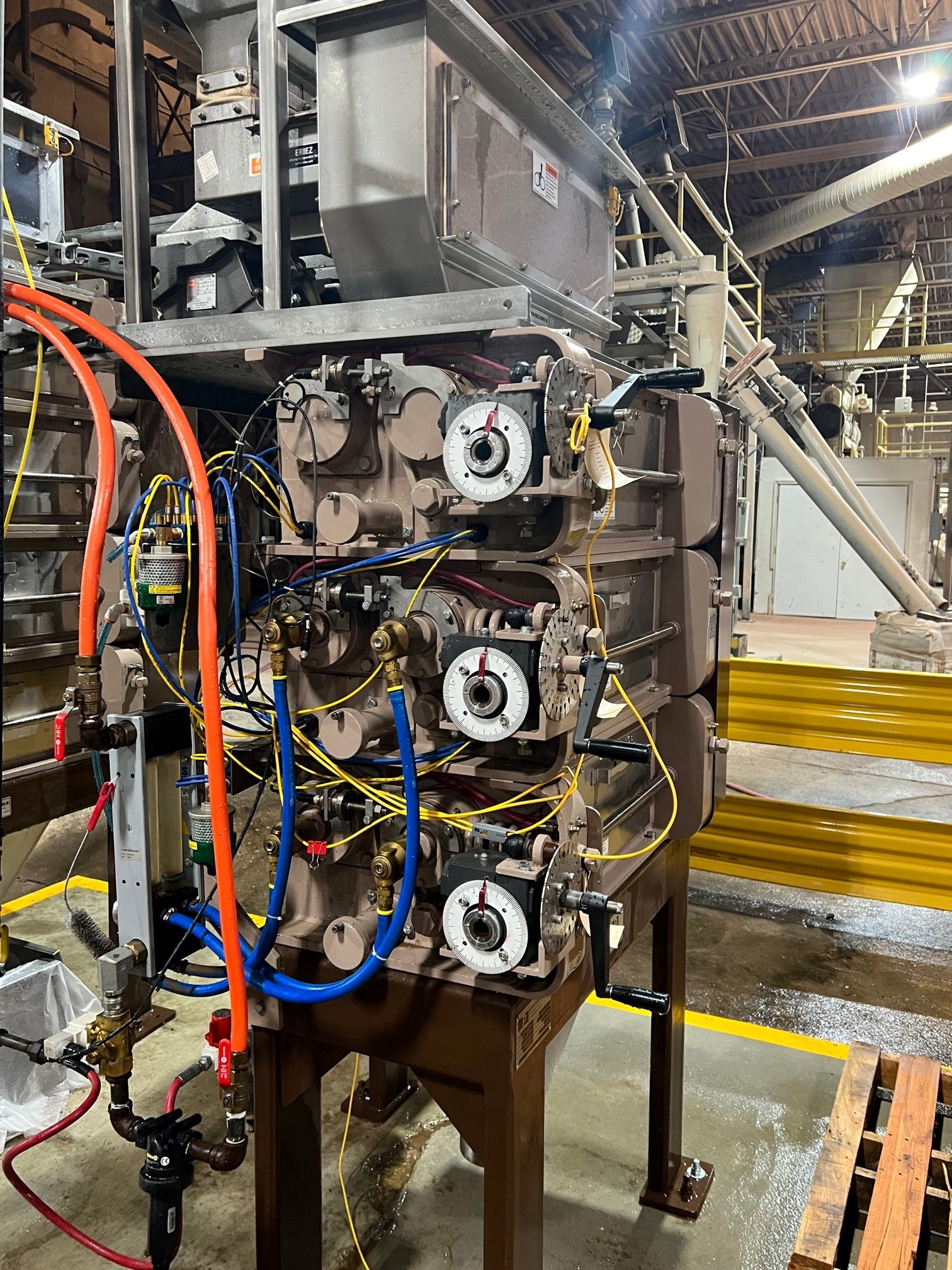 High Capacity Roller Mill MPE's IMD 8888 F8 Gran-U-Lizer — CoffeeTec